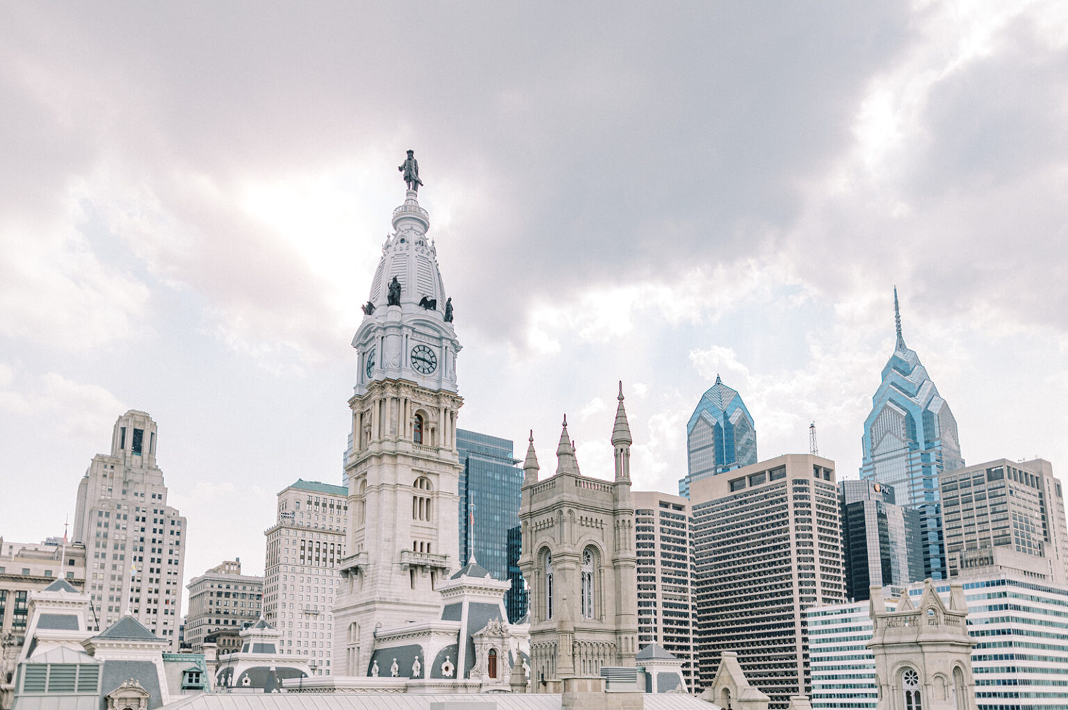 25 Amazing Engagement Photo Locations in Philadelphia ...