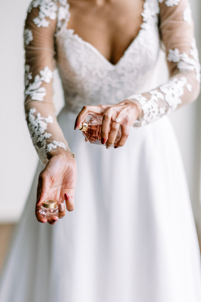 7 Most Popular Wedding Day Scents Of All Time - lindseyfordphotography.com
