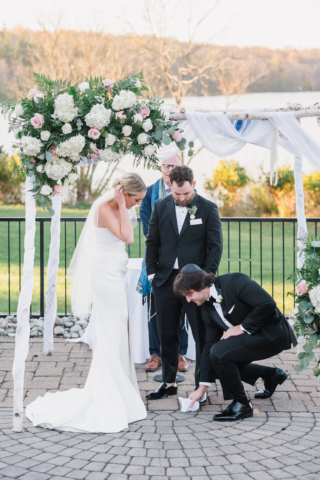 Black and White Lake House Inn Wedding in Perkasie ...